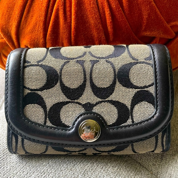 Coach | Bags | Vintage Coach Wallet Signature Monogram In Beigeblack ...